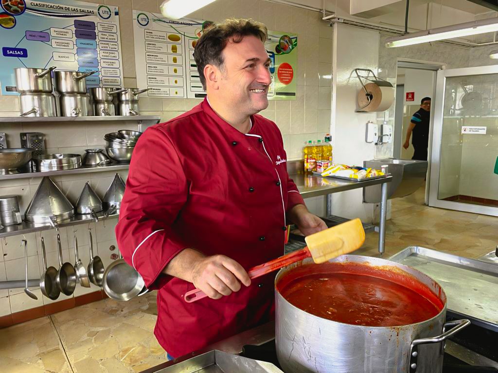 El chef Stefano Barbato compartió los saberes de la cocina italiana a ...