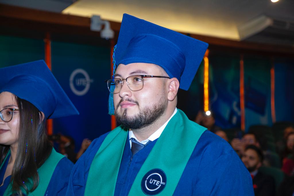 GRADUAMOS A 112 NUEVOS MÉDICOS UTE - UTE - La mejor Universidad del Ecuador