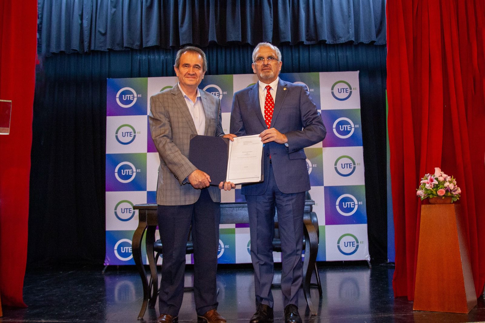 UTE Y OIM FIRMAN MEMORANDO DE ENTENDIMIENTO - UTE - La mejor ...